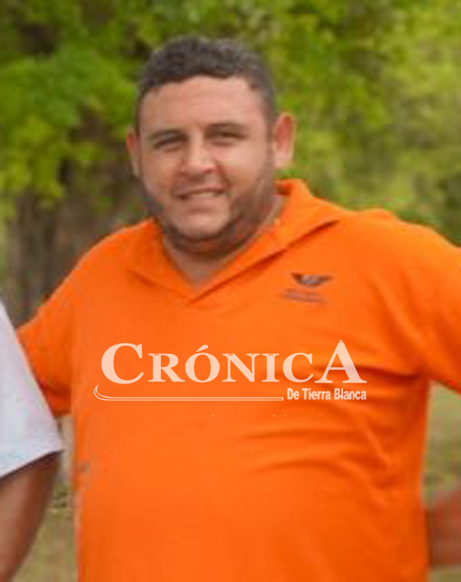 DENUNCIAN RETIRO DE LONAS DEL CANDIDATO DE MC - Crónica de Tierra Blanca