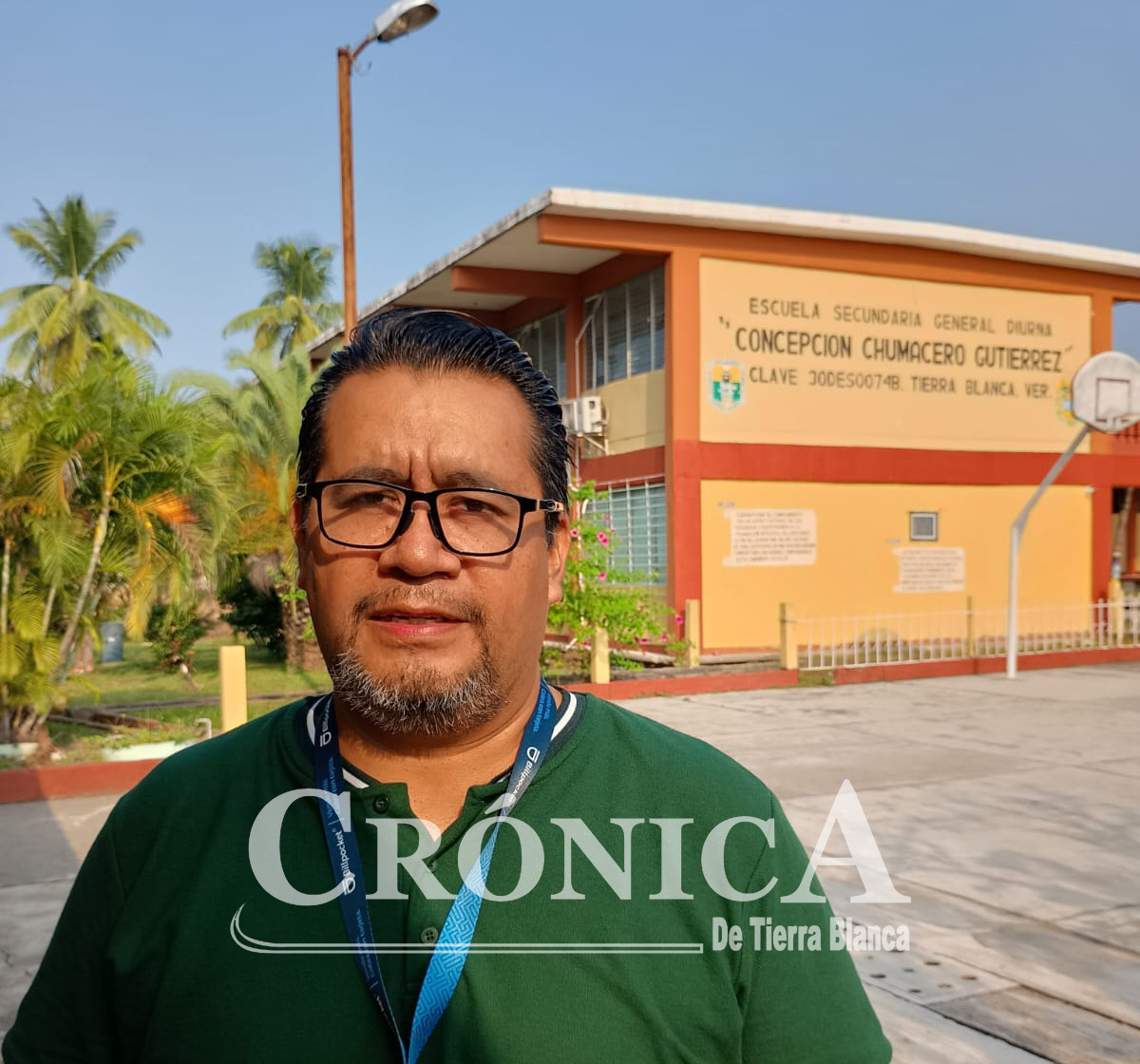 GRANDE EL CONTINGENTE DE LA SECUNDARIA CHUMACERO - Crónica de Tierra Blanca